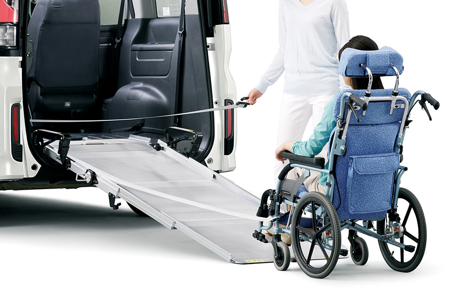 New Honda step wgn for handicapped photo, image, rear entry type picture